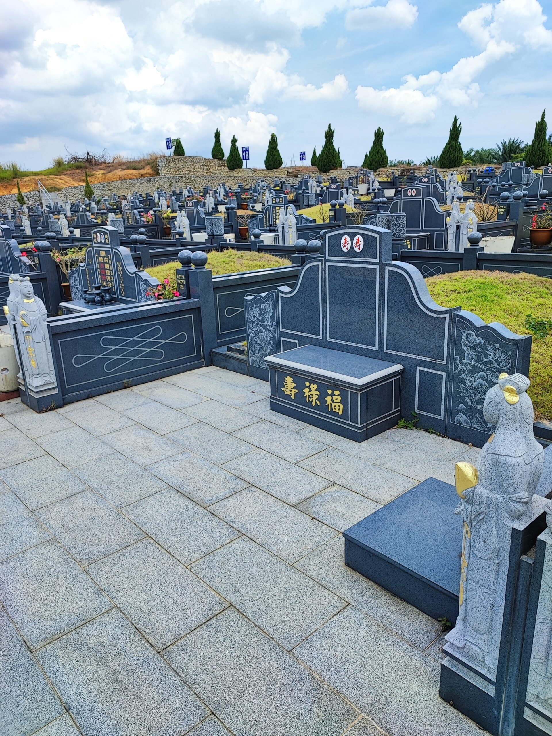 Luxury Double Burial Plot (Facing North East) | Fairy Park Seremban