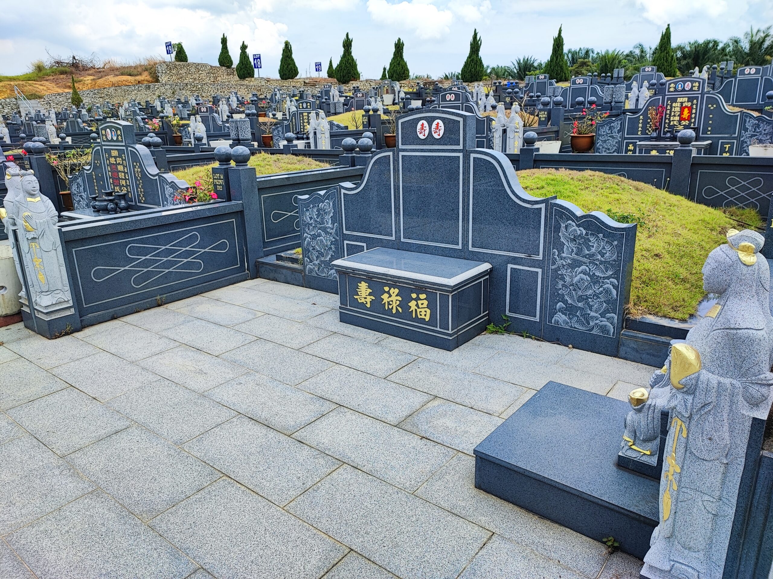 Luxury Double Burial Plot (Facing North East) | Fairy Park Seremban